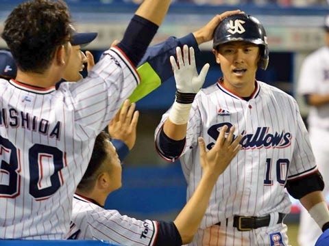 今季初スタメンで1号ソロ | フォトギャラリー | 東京ヤクルトスワローズ