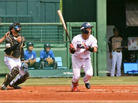 同点の1号ソロ | フォトギャラリー | 東京ヤクルトスワローズ