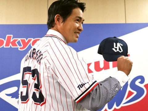 五十嵐亮太投手が入団会見！ | フォトギャラリー | 東京ヤクルトスワローズ