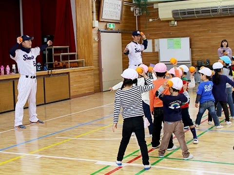 トントン、クル！ | フォトギャラリー | 東京ヤクルトスワローズ