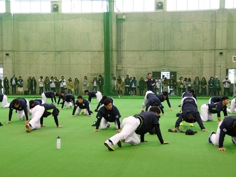 ストレッチ | フォトギャラリー | 東京ヤクルトスワローズ