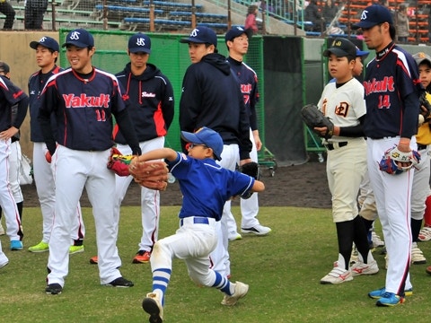 投球練習 | フォトギャラリー | 東京ヤクルトスワローズ
